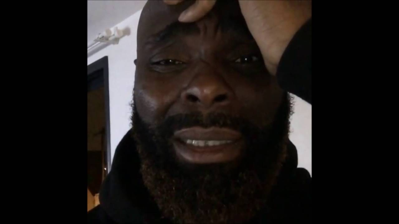 KAARIS SE MOQUE DE BOOBA AVEC SON SONG BLOW - YouTube