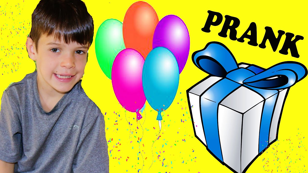 BIRTHDAY PRESENT PRANK Funny Birthday Joke Ideas & Day At The Beach ...