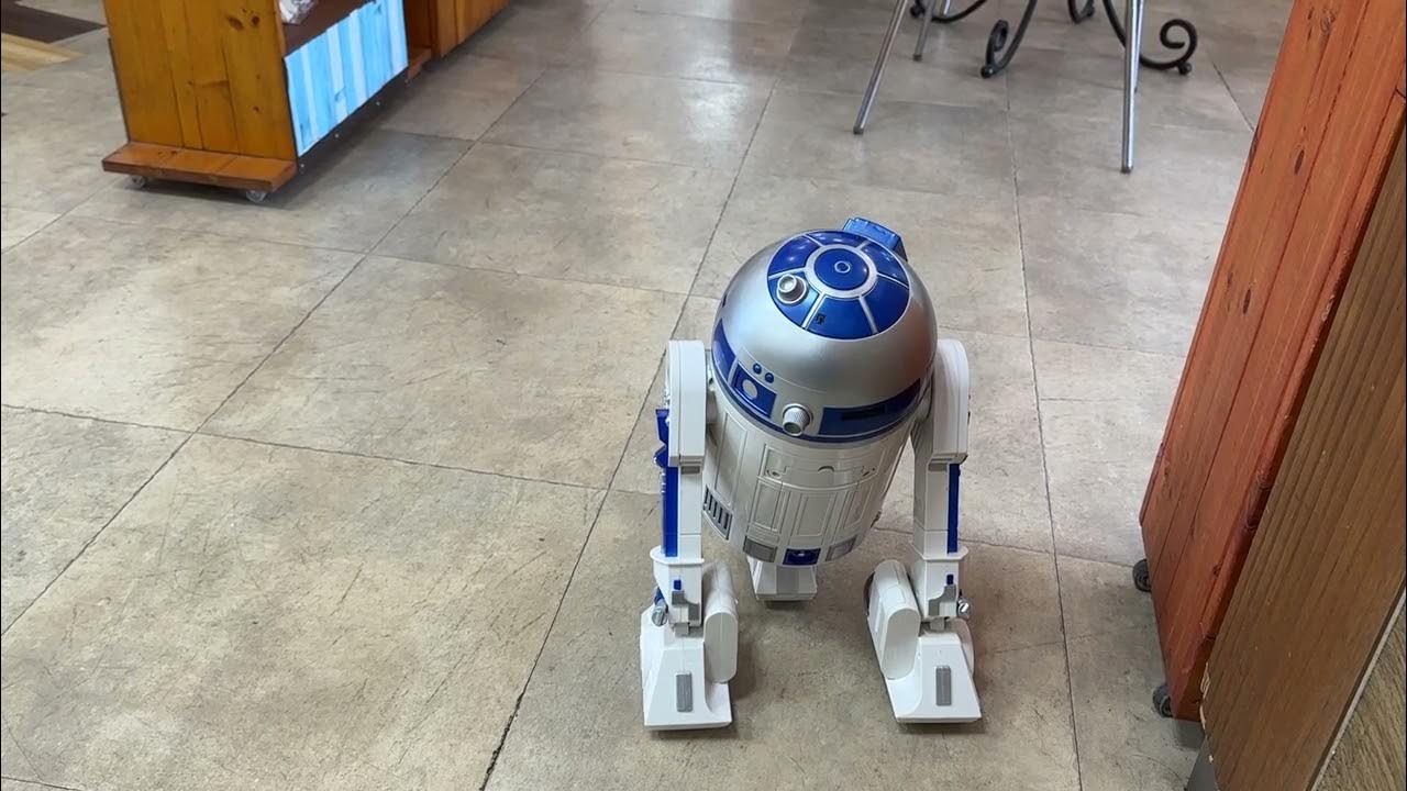 R2-D2 - YouTube