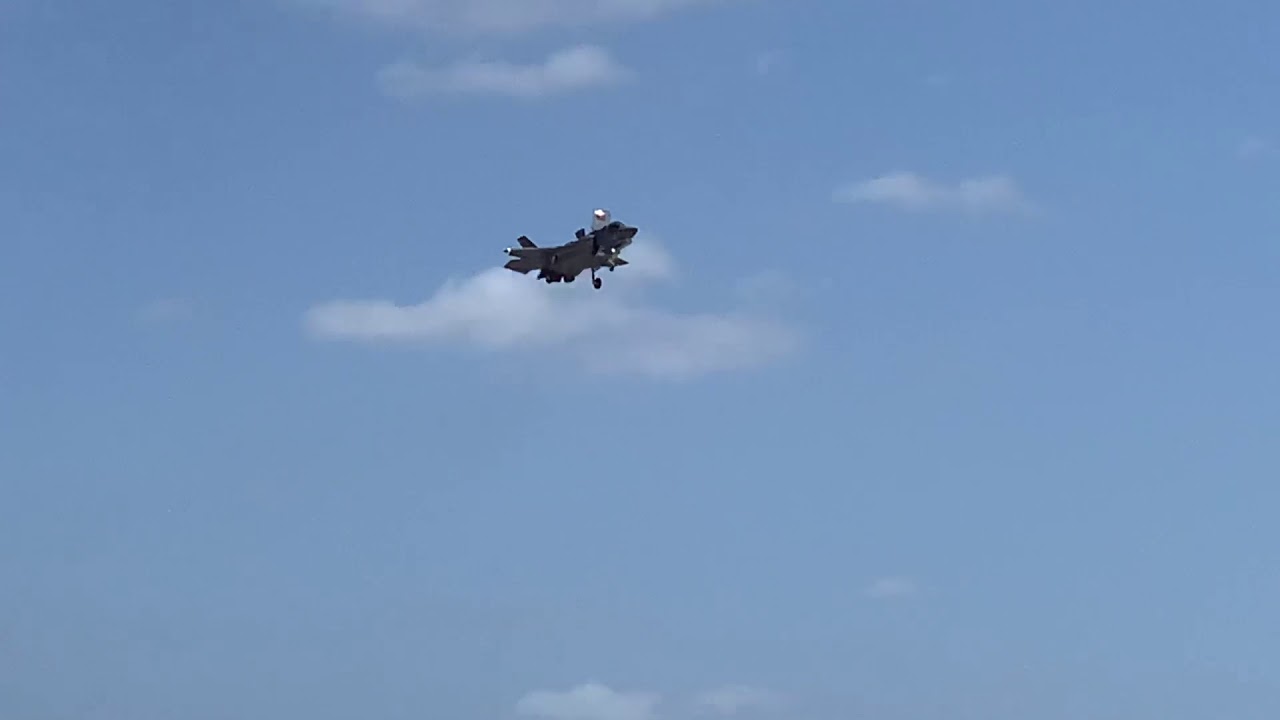 F-35B Lightening II Hover Demo - YouTube