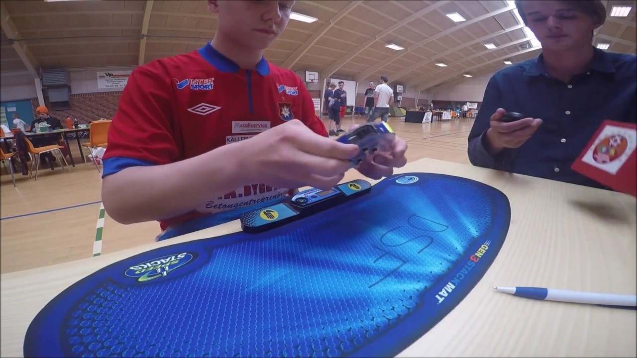 Rubik's Clock Single Nathaniel Berg 3.73 - YouTube