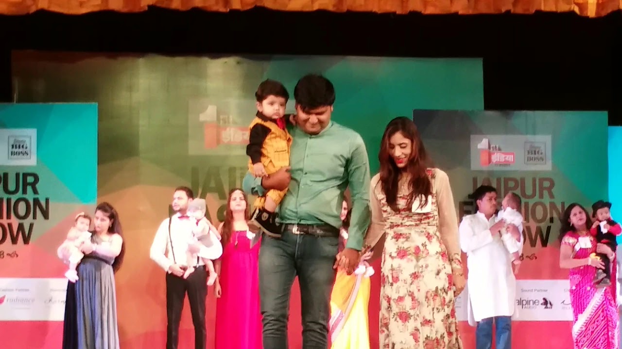 Baby ramp walk first time with his father... - YouTube