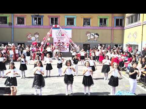 Mehmetçik İlköğretim Okulu 23 Nisan 2/B Gösterisi (Yatcaz Kalkcaz Ordayım)
