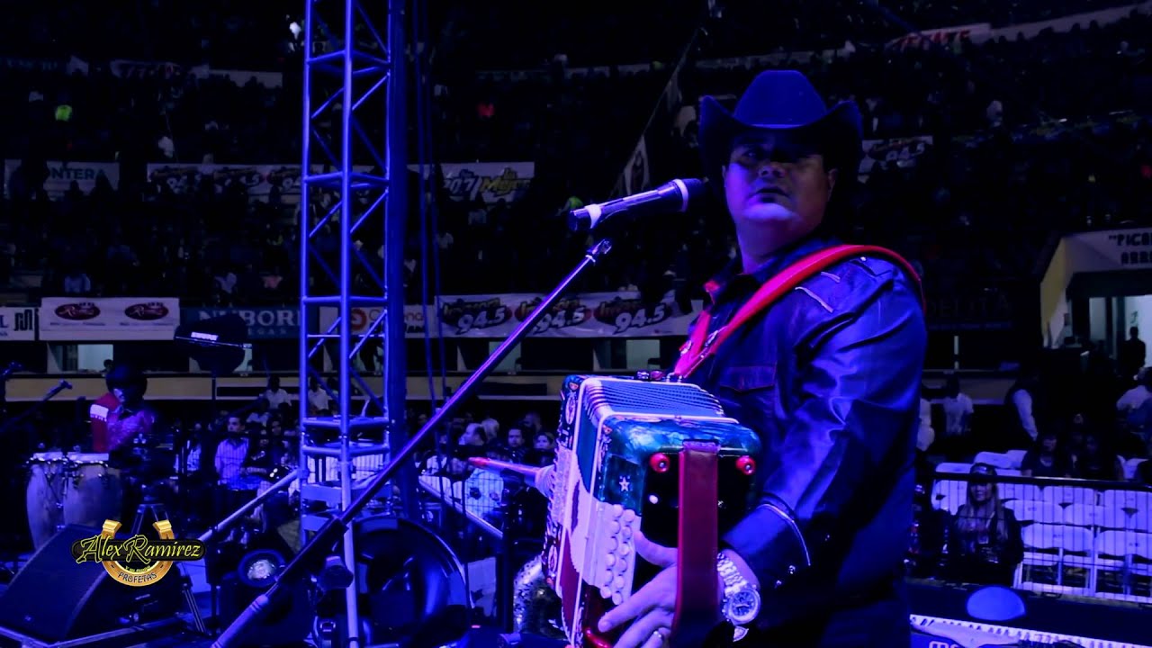 ME DIJO ADIOS PLAZA MONUMENTAL DE TIJUANA - YouTube