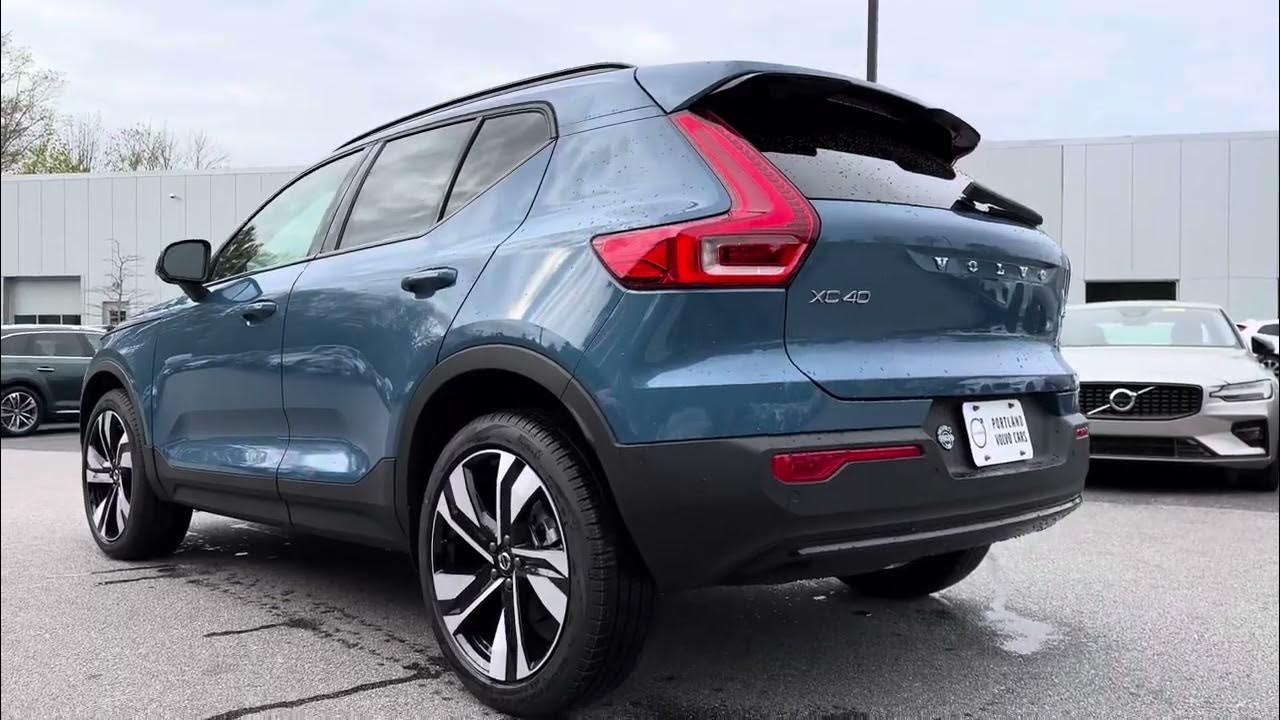 Cool color on the 2024 Volvo XC40: Fjord Blue - YouTube