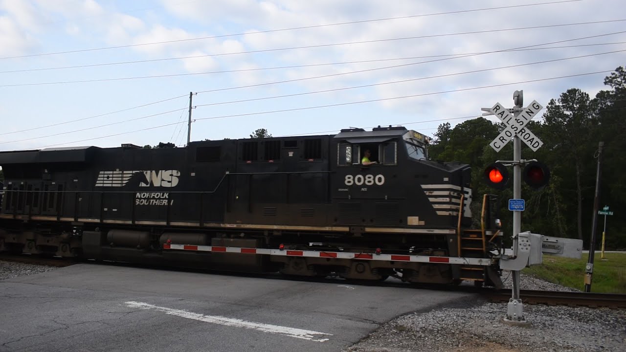 NS 8080 Leads NS 12R At Blythewood SC On The NS R Line - YouTube
