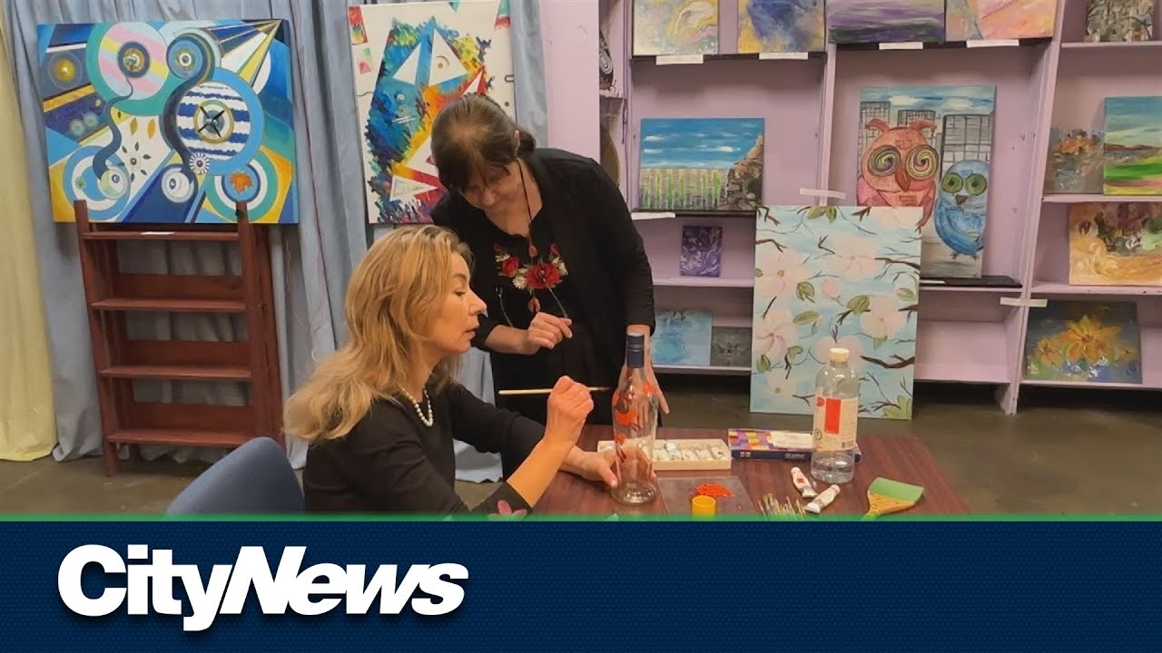 A Ukrainian-Polish artist in Montreal creates 'Life' for Ukraine - YouTube