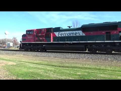 CN Southbound Lite Move Train w/ BNSF Power Lead & Ferromex Power Trailing 10/29/22 Owen, WI ...