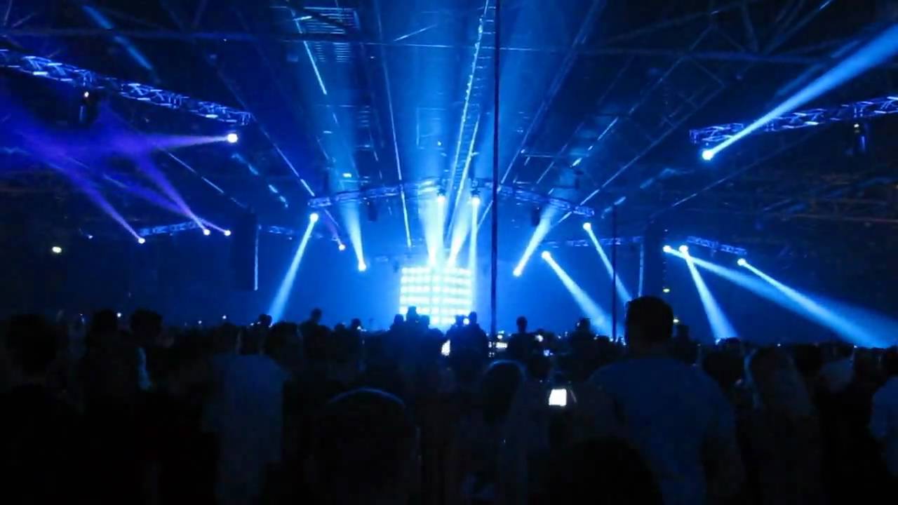 Trance Energy 2010 - BT @ Mainstage, INTRO [HD] - YouTube