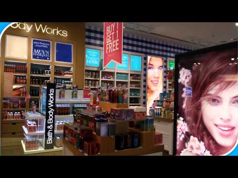 Abu Dhabi Mall Bath and Body works team