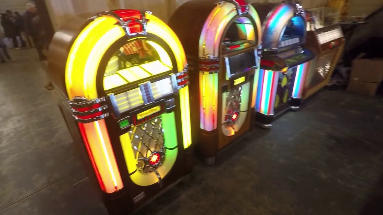 2018-05-13 Rosmalen Jukebox open air 4/5 door de hal - YouTube