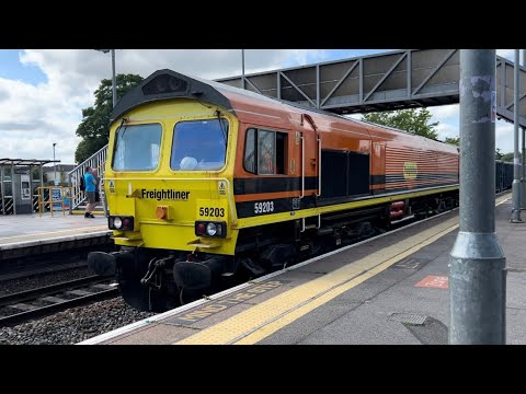 Freight class 59203 rushes past Trowbridge Railway Station. - YouTube