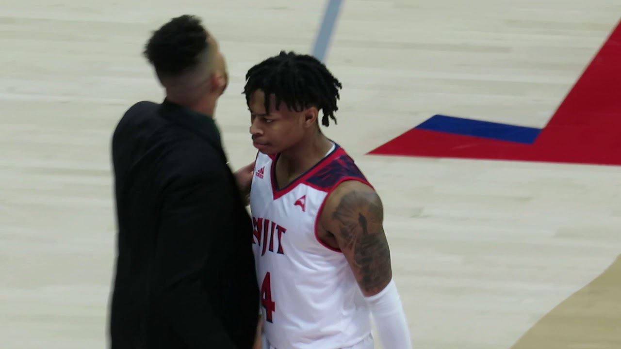 Zach Cooks - NJIT Scores Career-High 34-Points vs Quinnipiac in CIT ...