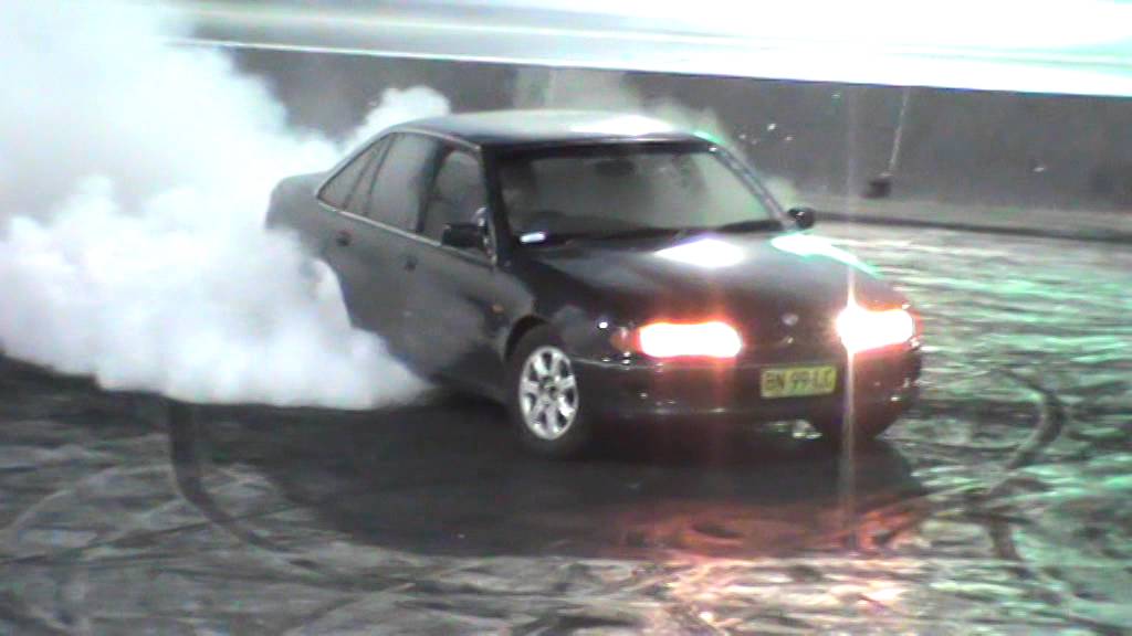 BN99LC Holden VS V6 Commodore On Pad At WSID 16 4 2014 - YouTube