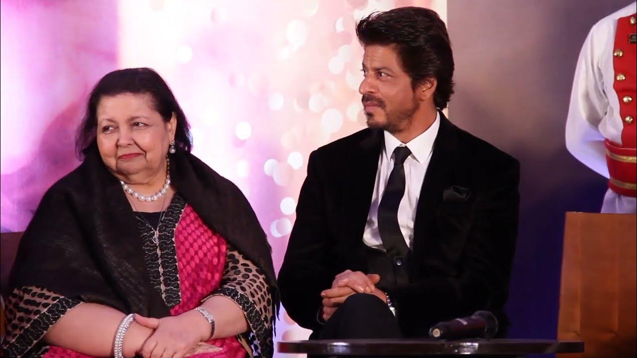 Shah Rukh Khan, the 4th recipient of the Yash Chopra Memorial Award ...