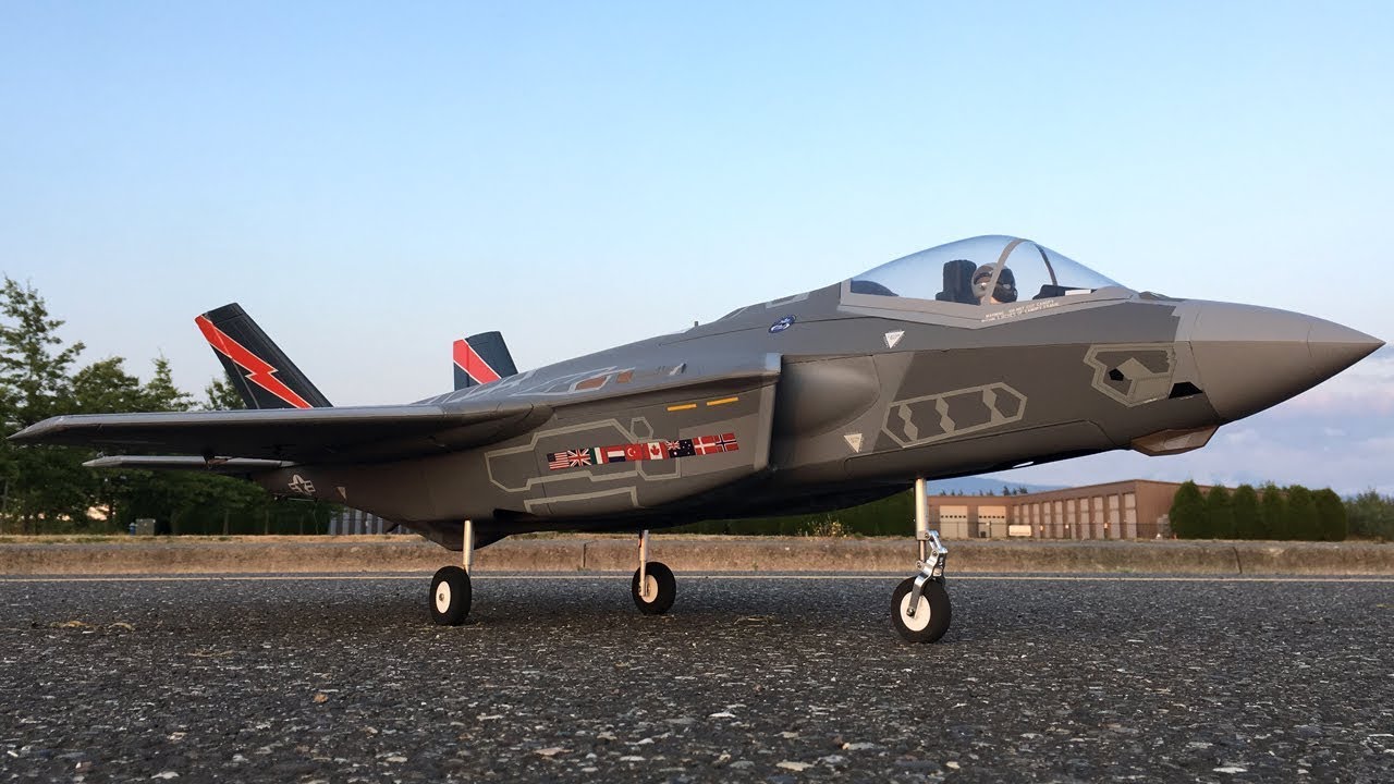 High Alpha Landing At Sunset With My Freewing F-35 Lightning II V3 70mm ...