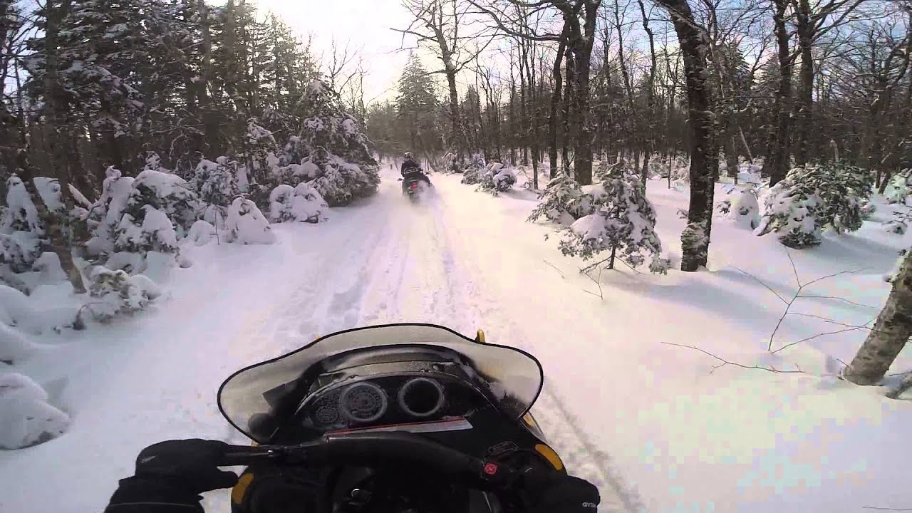 Ski doo mxz 380 f powder riding - YouTube