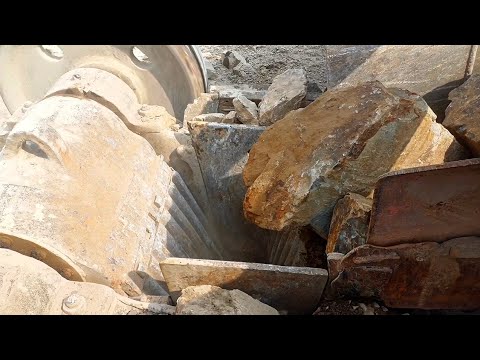 Best Rock Crusher in the world working in action | Best Stone Crusher ...