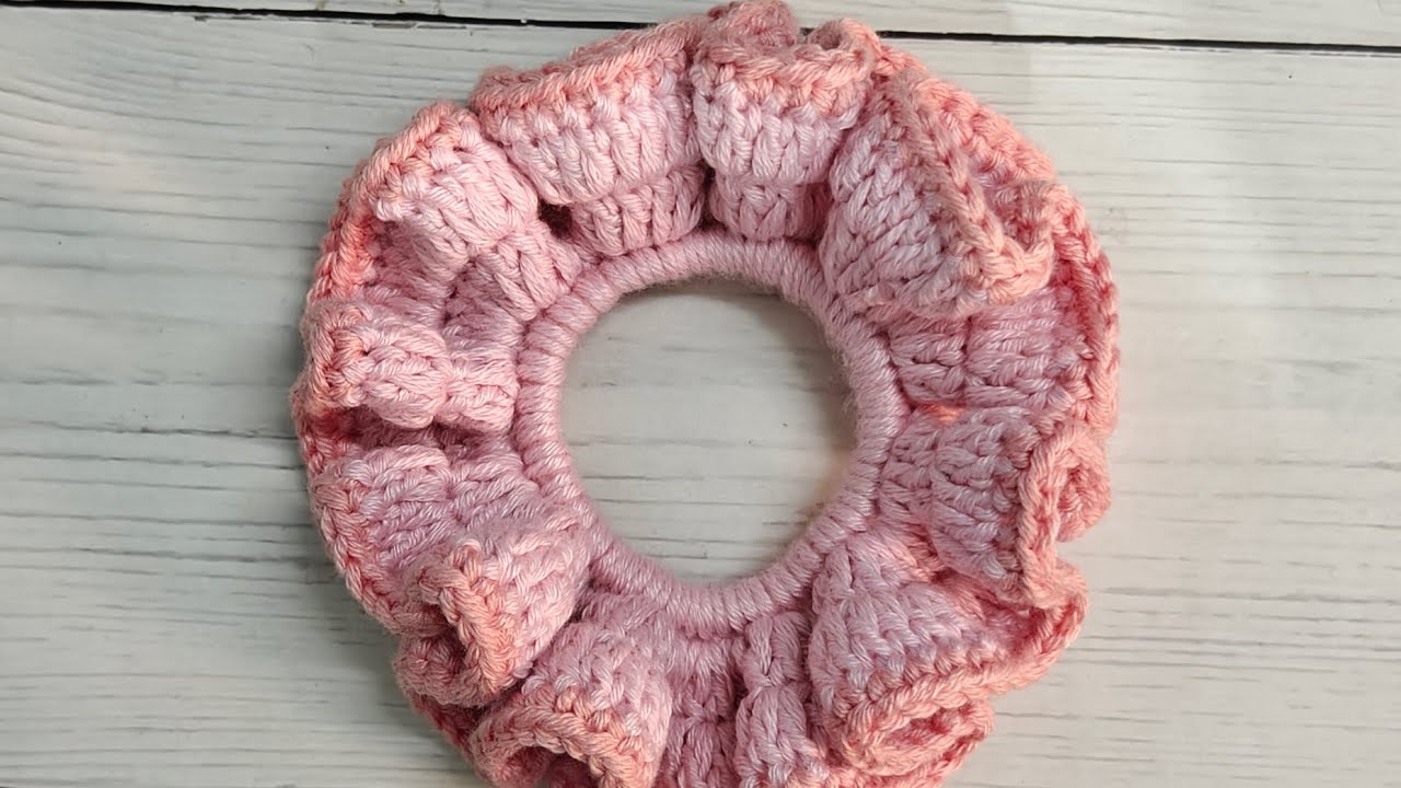 Beginner friendly Crochet Scrunchie full tutorial - YouTube