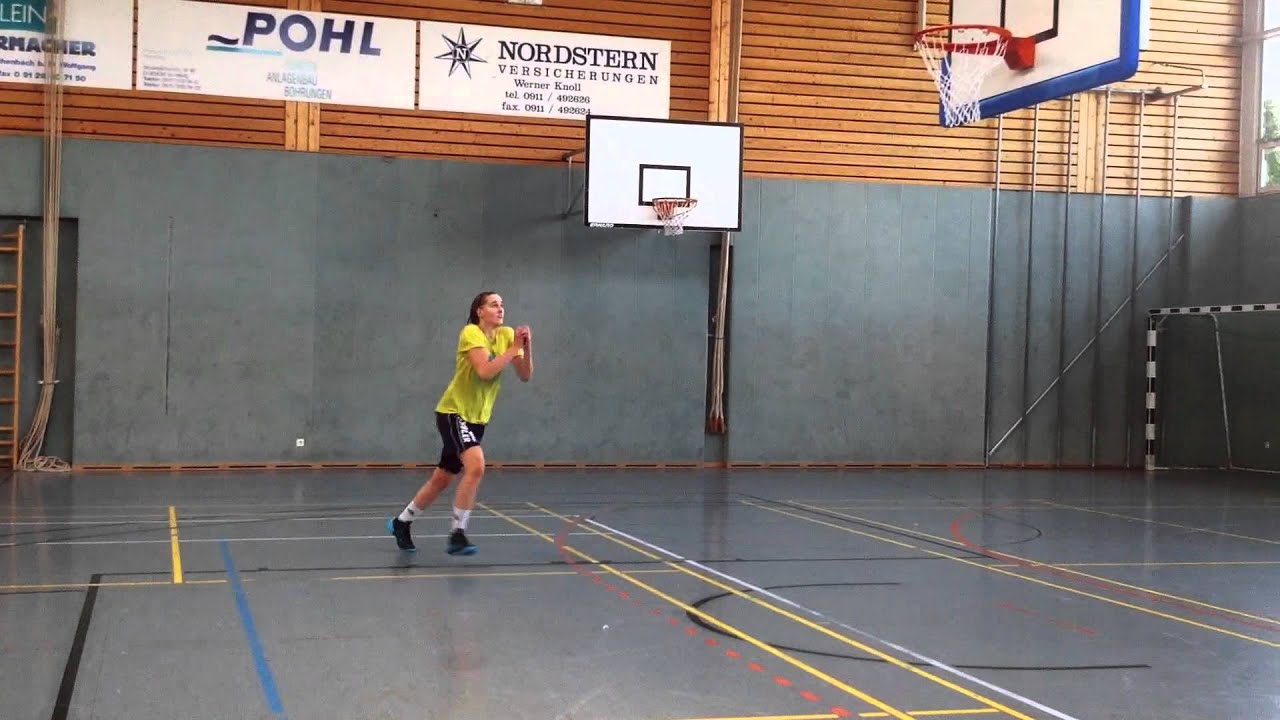 Girl touching the rim & dunking! - YouTube