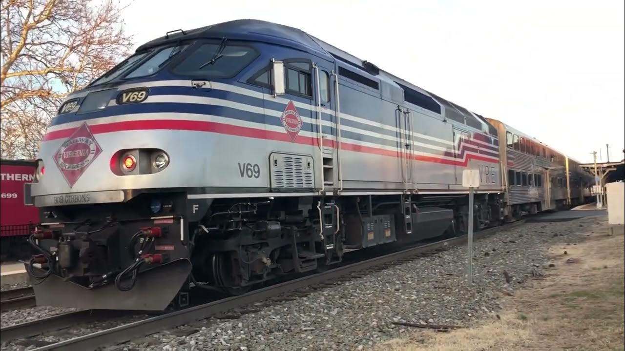 Railfanning At The Historic VRE Manassas Station! VRE MP36PH-3C Galore + NS K90! - YouTube