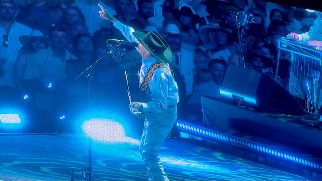 George Strait - The King at Kyle Field Mini Concert. Record Breaking ...