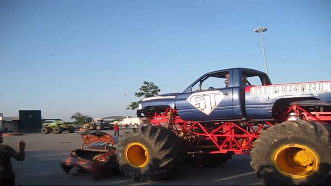 Camionetas Monster Trucks en Cd. Victoria, Tamaulipas, Octubre2013 ...