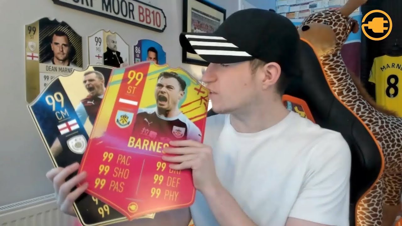 Vizeh x Cardsplug - Personalised Real Life Football Cards - YouTube