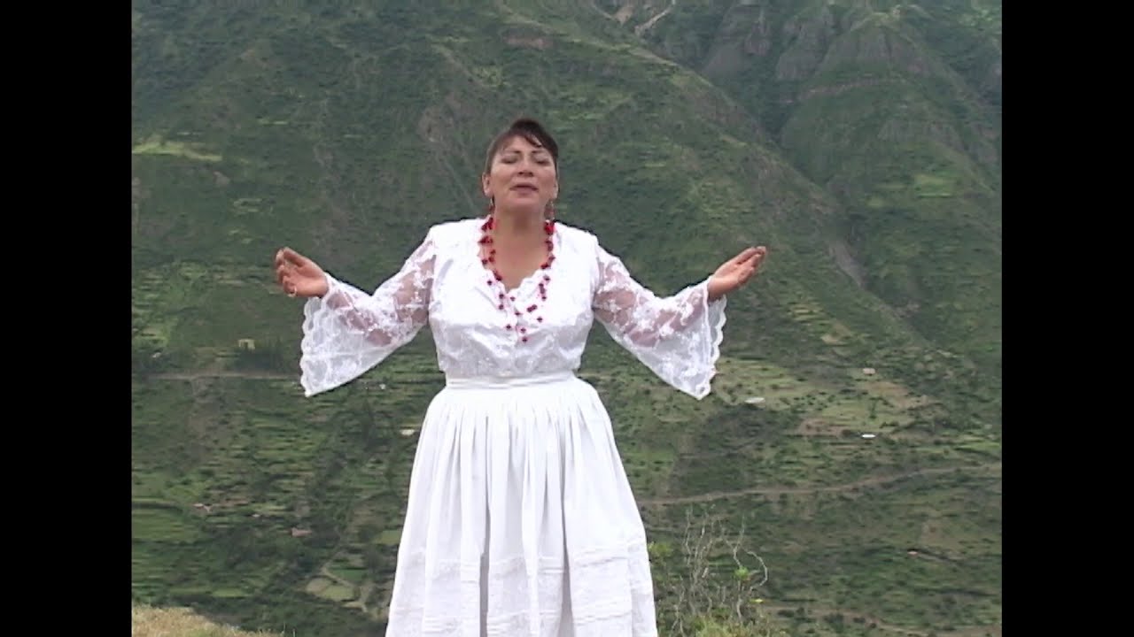 ADRIANA APOLINO QUISPE / LAMENTO ANDINO / HUAYNO - YouTube