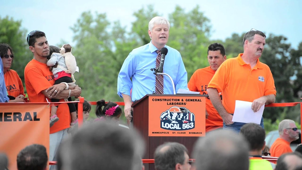 MNA Nurses support LIUNA Local 563 at a rally at Cretex - YouTube