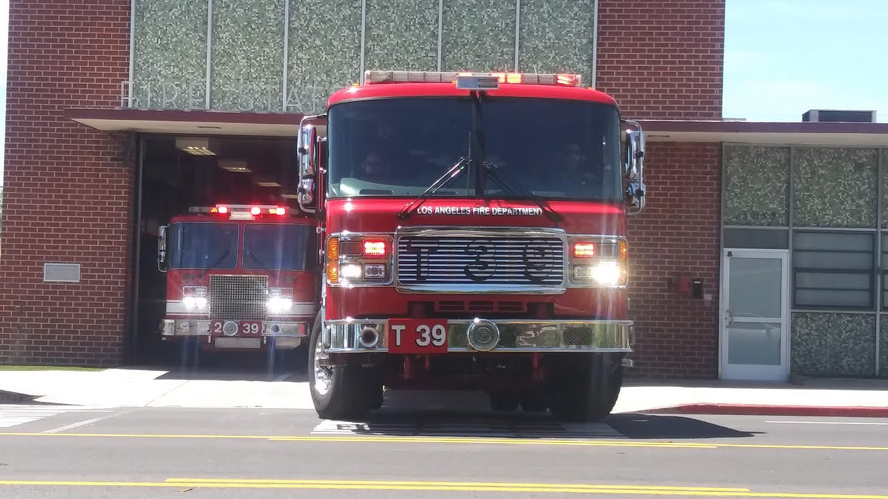 LAFD Light Force 39 Responding from Station 98 - YouTube
