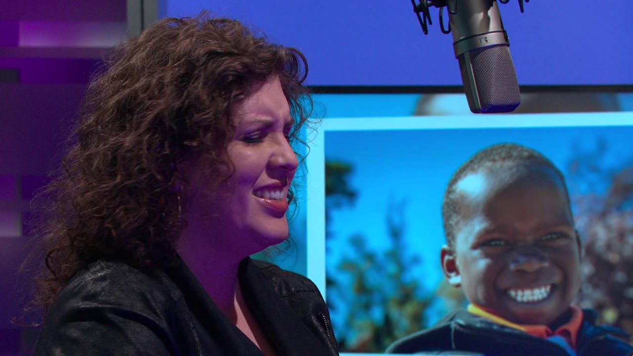 Amber Sweeney | "Be Well" | Live Performance @ Mary's Place Shine Gala ...