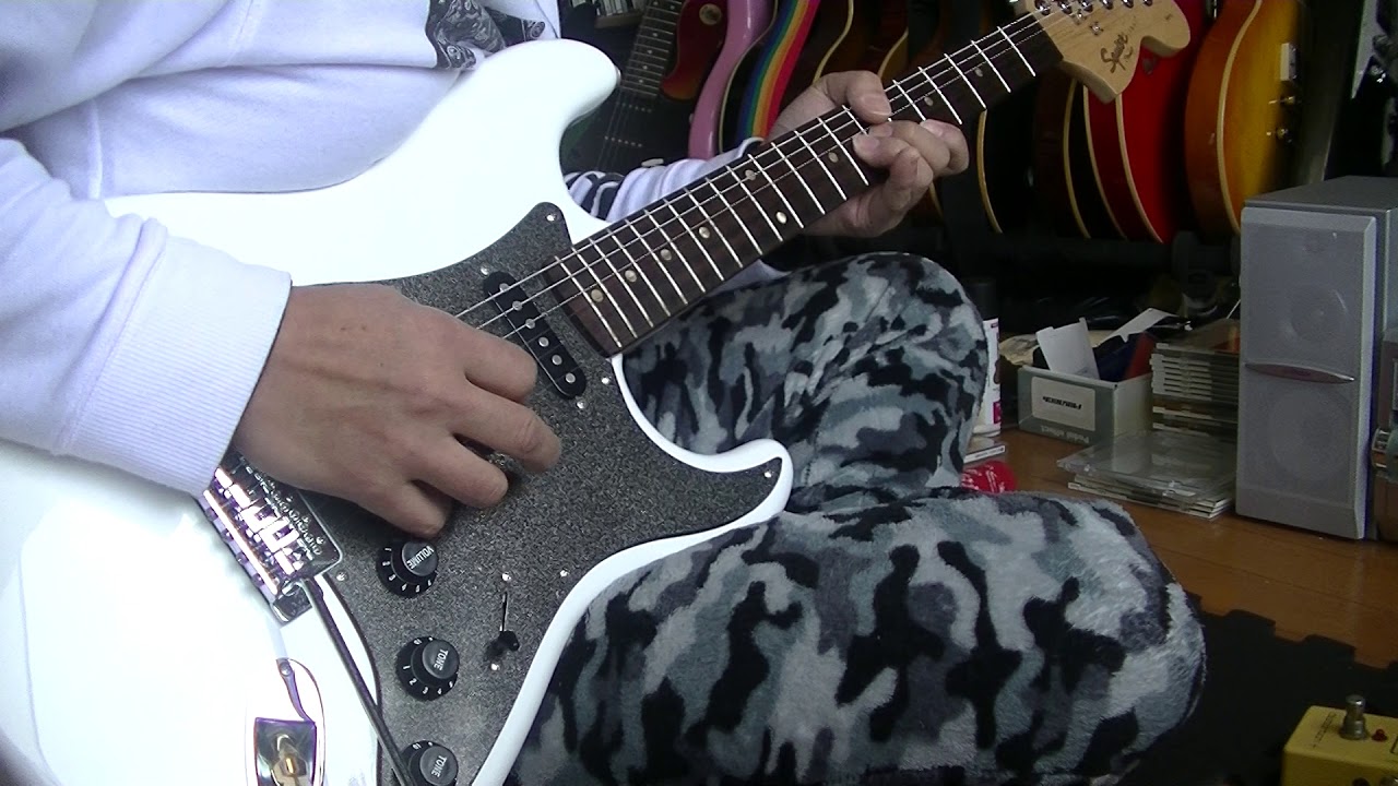 Squire Affinity Stratocaster HSS - YouTube