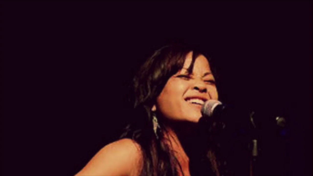 Humble Beginnings and Mean Business in Austin – Lara Price - YouTube