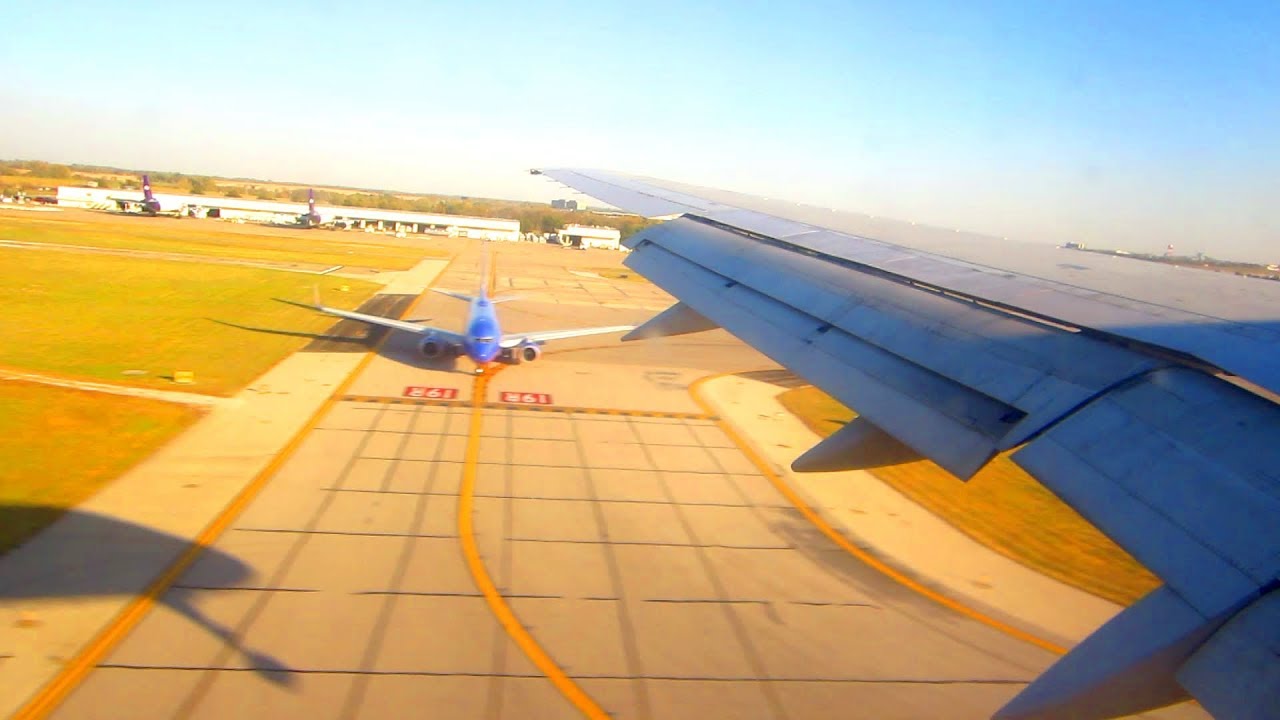 Delta Airlines Boeing 757 Landing at Kansas City International Airport ...