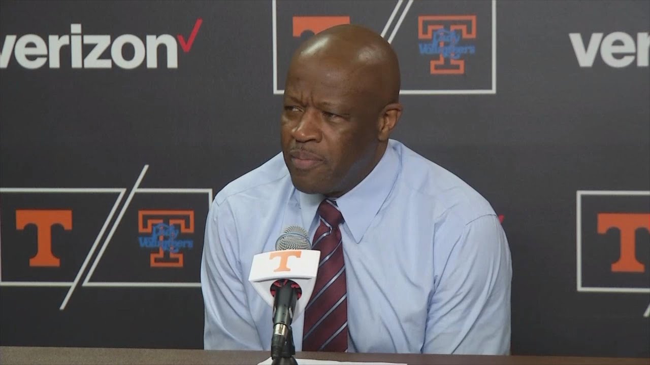 Mike Anderson Discusses Loss To Tennessee - YouTube