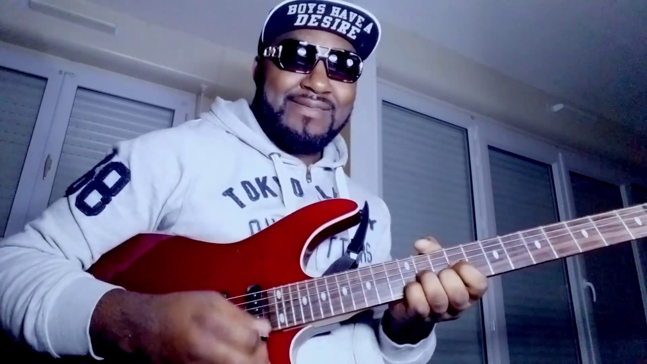 PATRICK-SOLO joue la solo du titre Ma Vie de Richard Amougou - YouTube