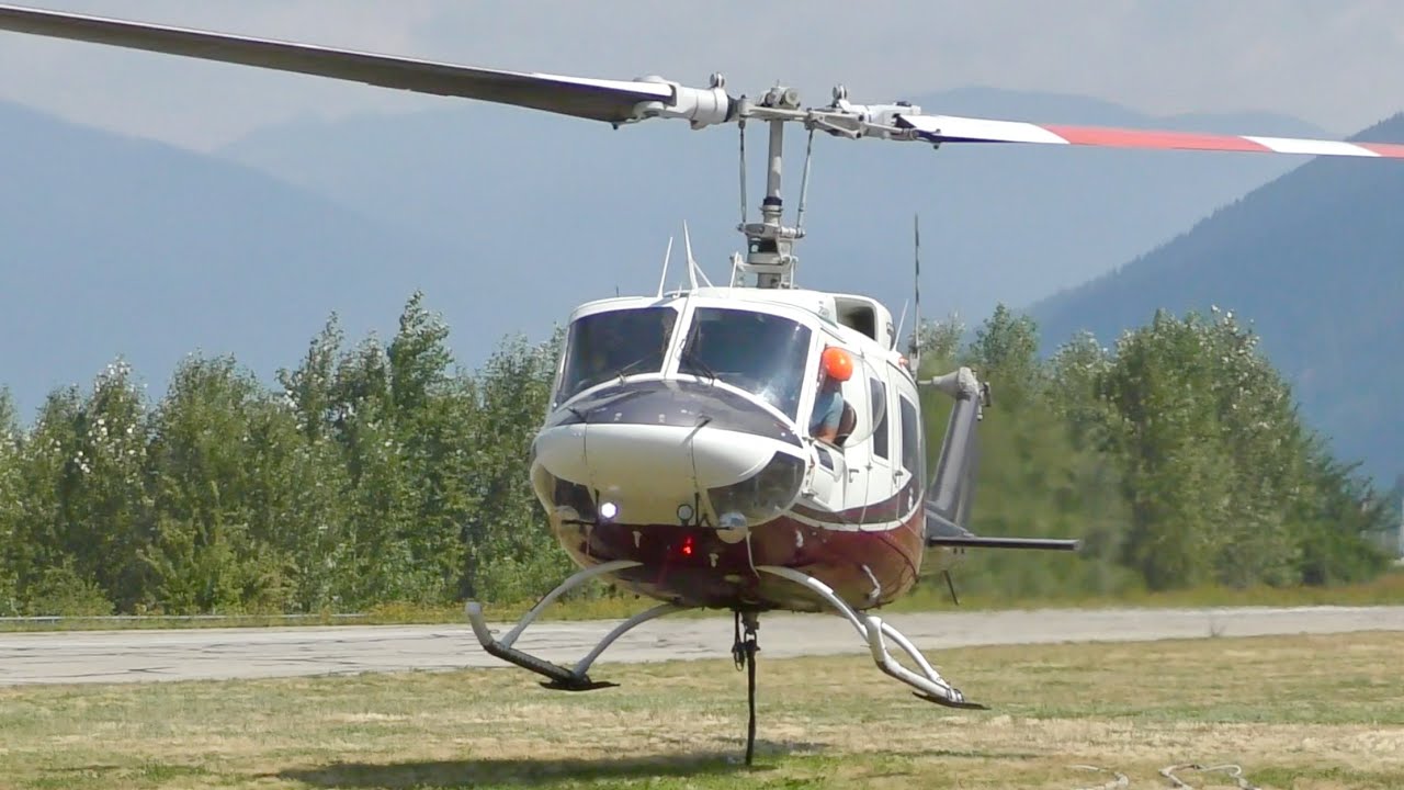 Bell 214B-1 Biglifter Takeoff - YouTube
