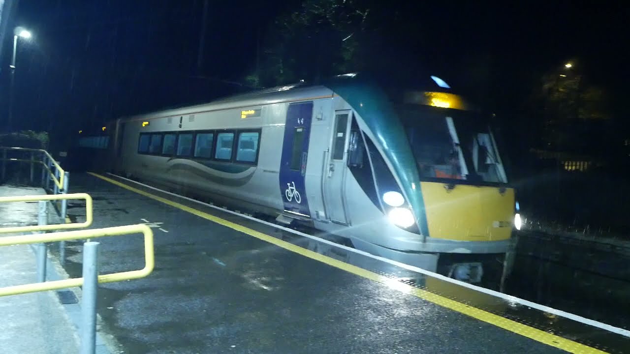 SliGO TRAIN ARR; AT BALLYMOTE. 8.00PM. 26-OCT-2021. - YouTube