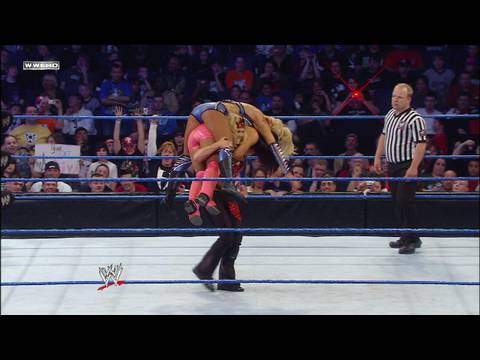 Women's Champion Beth Phoenix vs. Team LayCool - YouTube