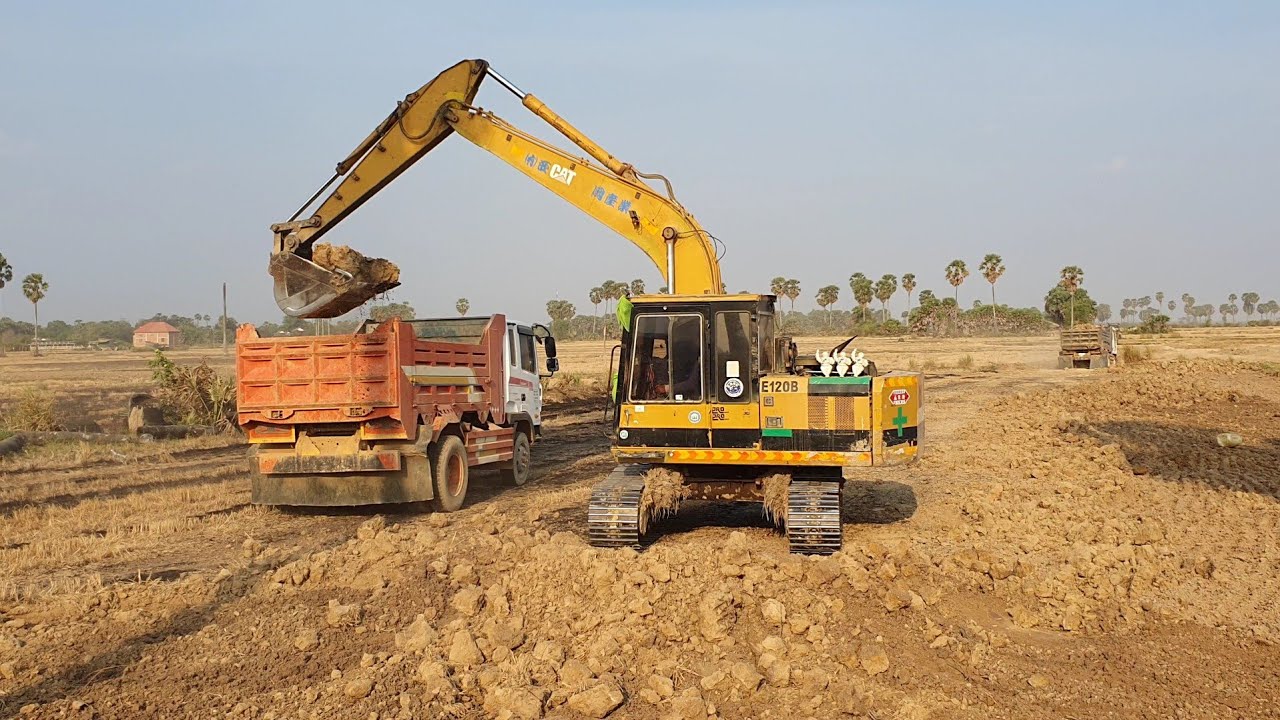 Excavator Loading Truck, Dump Truck Working - YouTube
