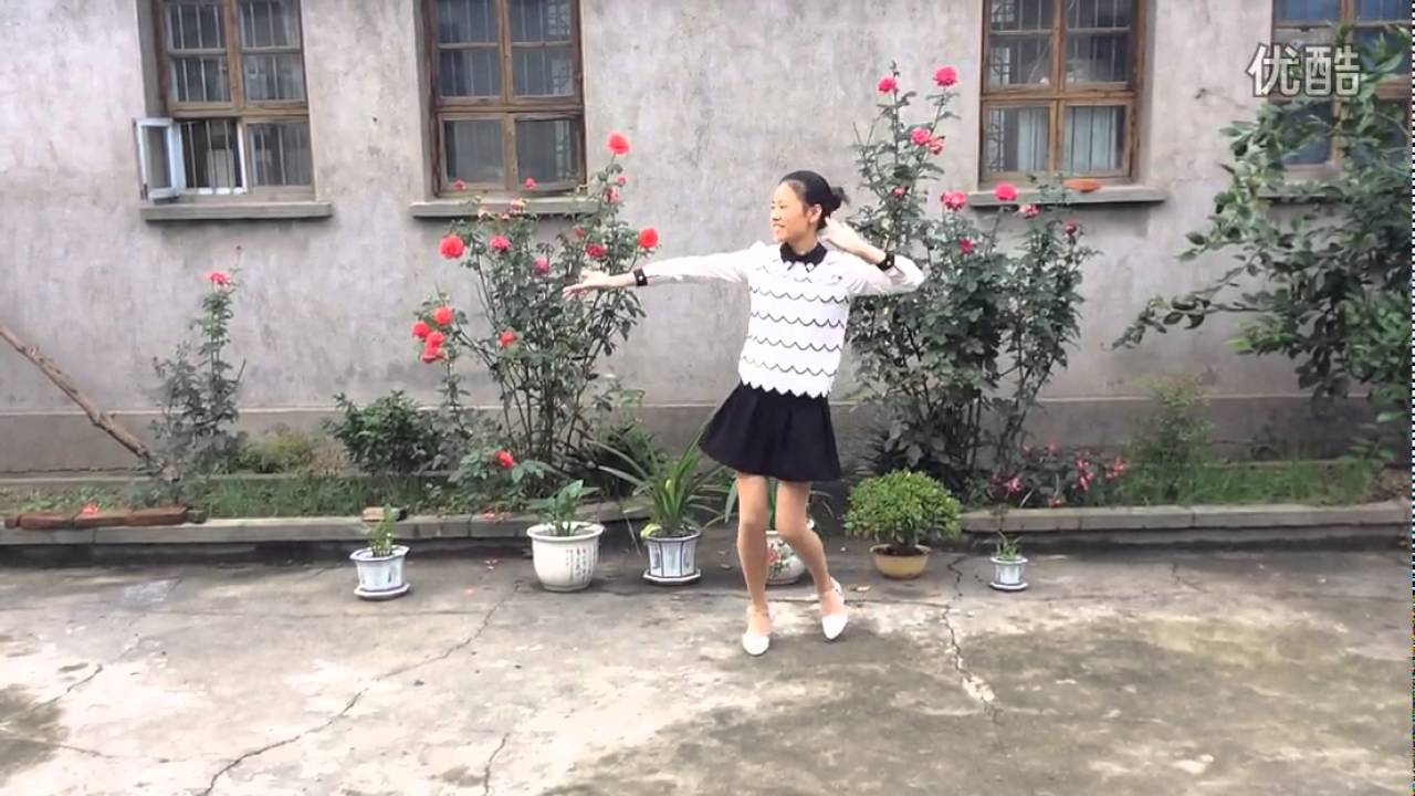 Chinese woman dancing Cenozoic Dance: "Phoenix fly" - YouTube