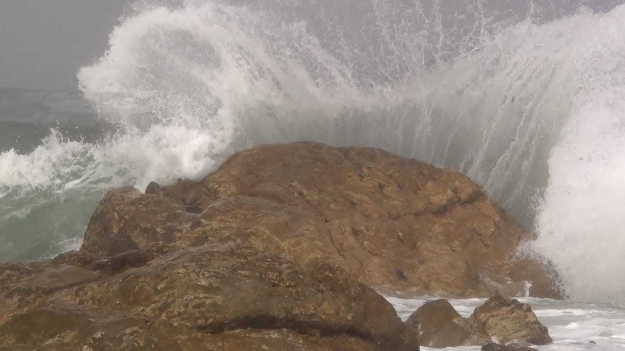 Relax - Waves smashing against the rocks in the beach - YouTube