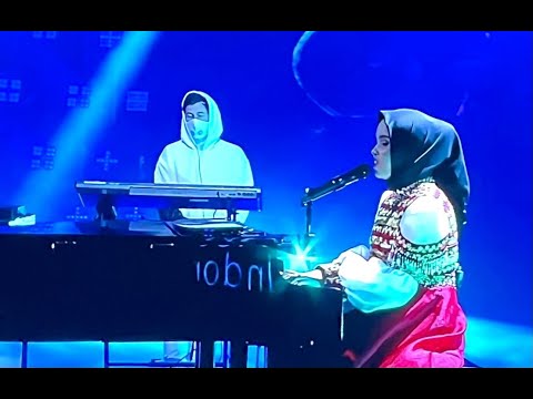 Putri Ariani & Alan Walker Stunning performance with song “Hero” - YouTube