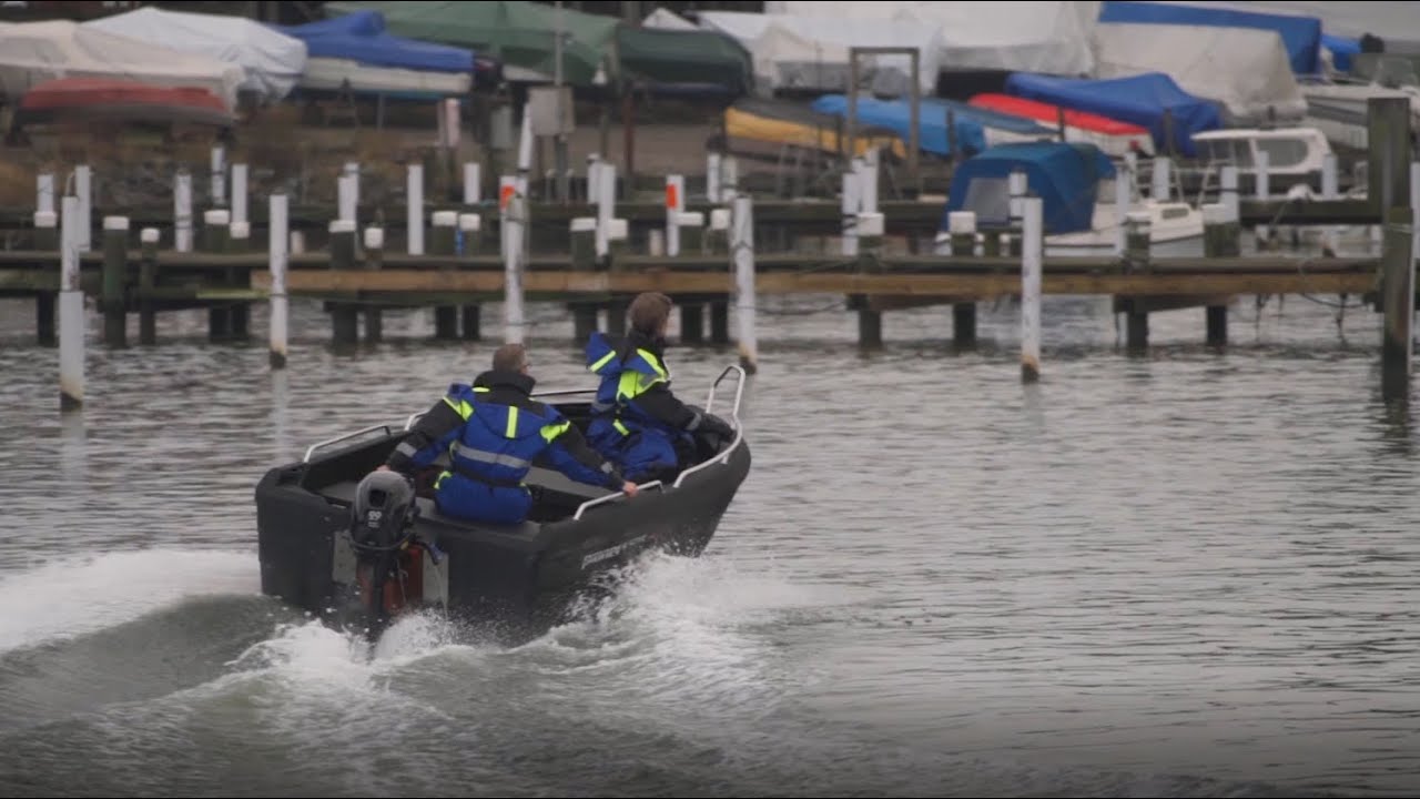 The world's first fully 3D printed boat which is both seaworthy and ...
