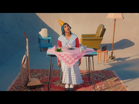 Ecca Vandal - CRUISING TO SELF SOOTHE (Official Video)