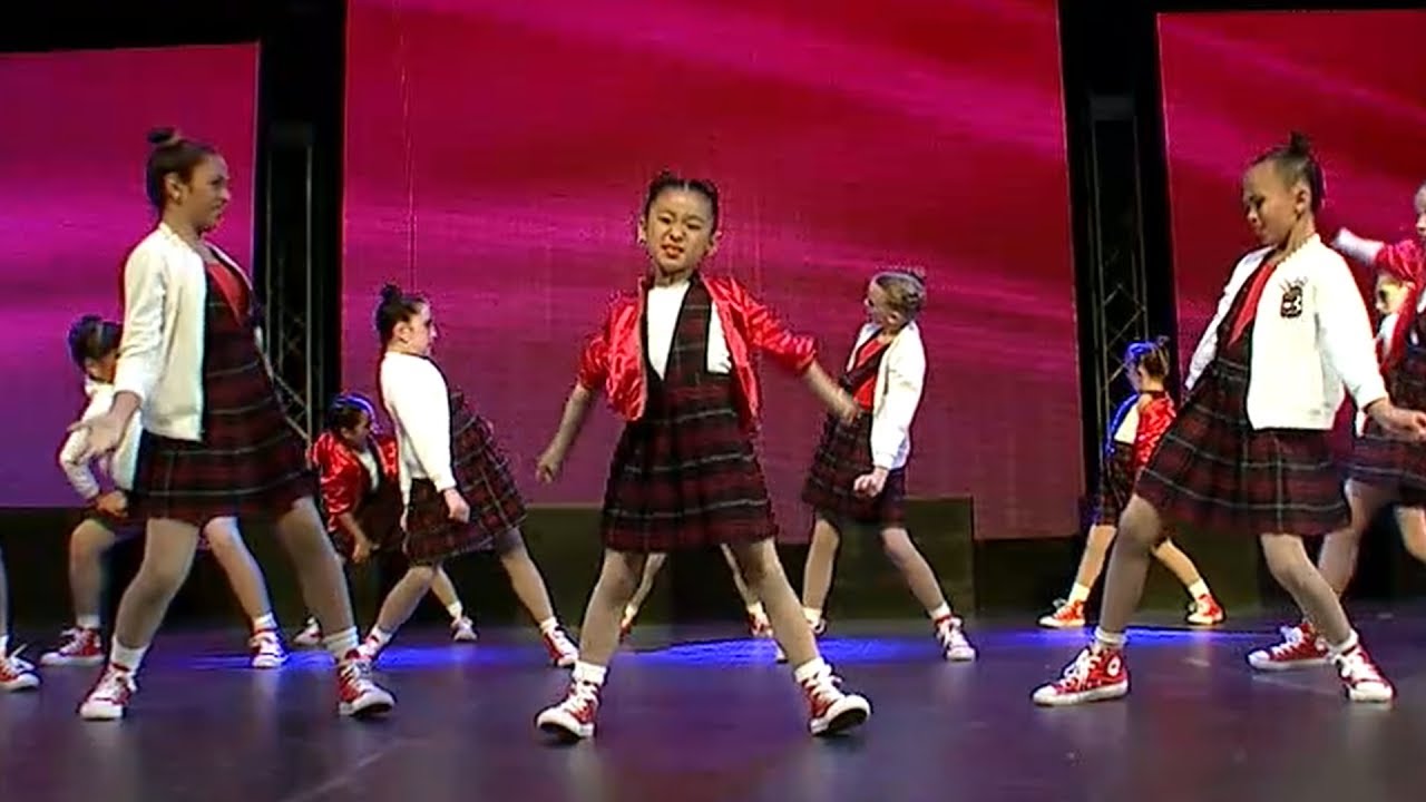 Queen's Speech - Hip Hop Competition Dance - YouTube