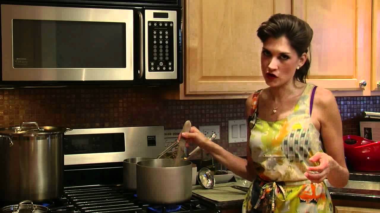Italian Cooking : How to Make Risotto - YouTube