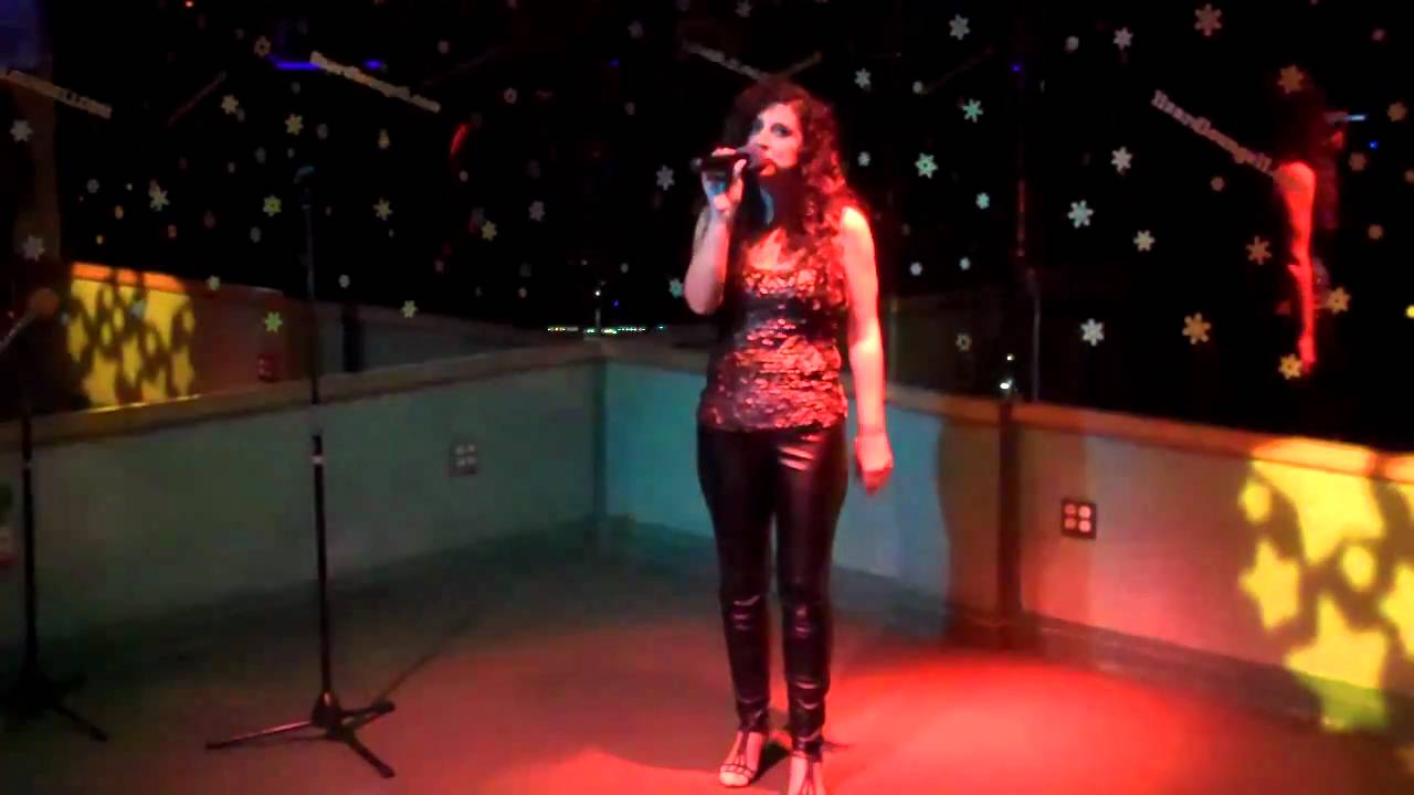 Lizardloungeli.com Karaoke Desiree sings If I could Turn back Time Cher ...