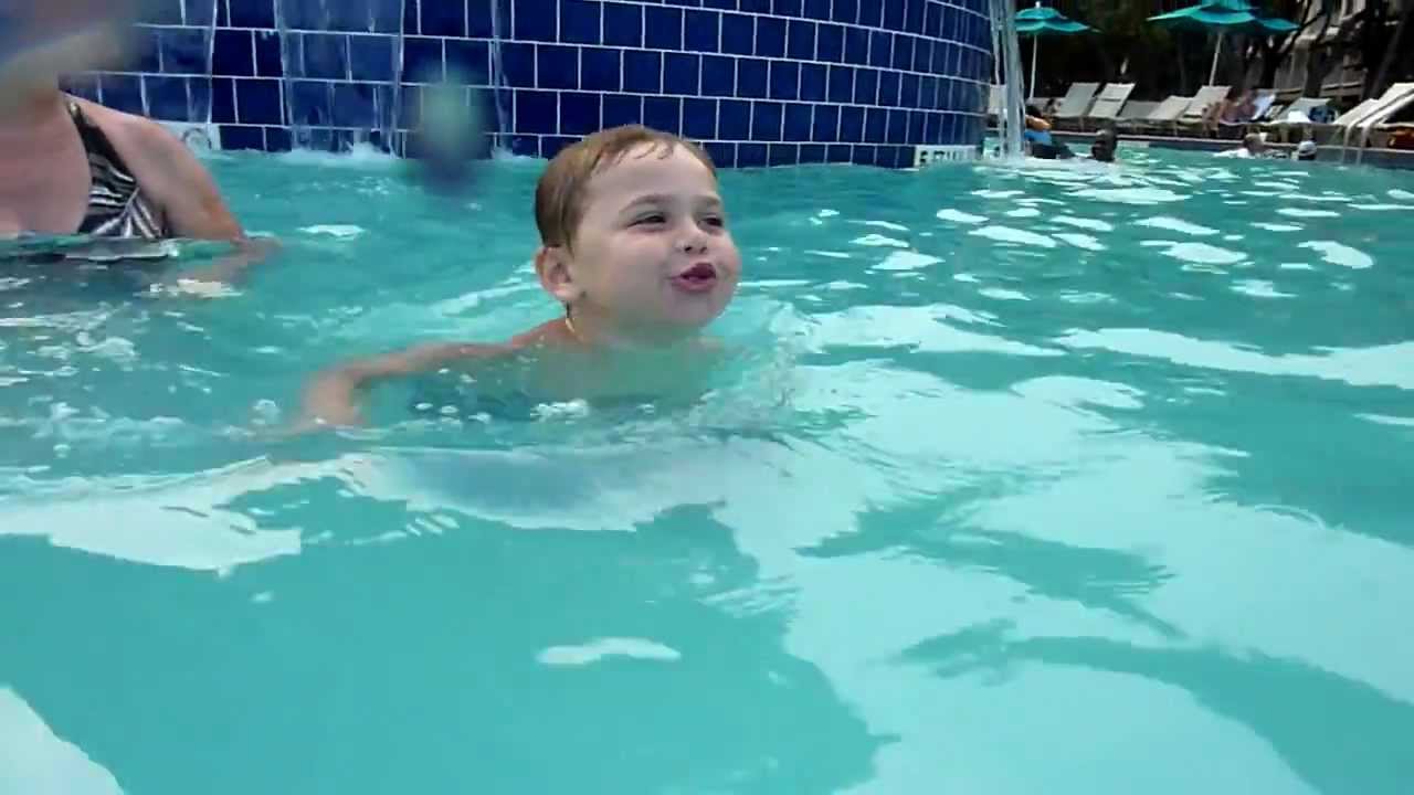 Hilton Head 2011 - Aidan Swimming Across Pool - YouTube
